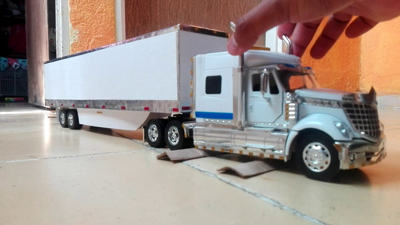 Trailer escala 1/32 - YouTube