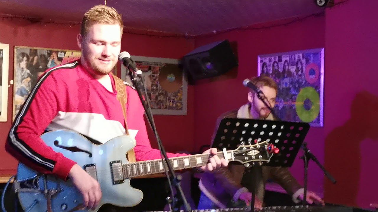 Sean Simmons live 2019 Iron Horse Sidcup Open Mic - YouTube