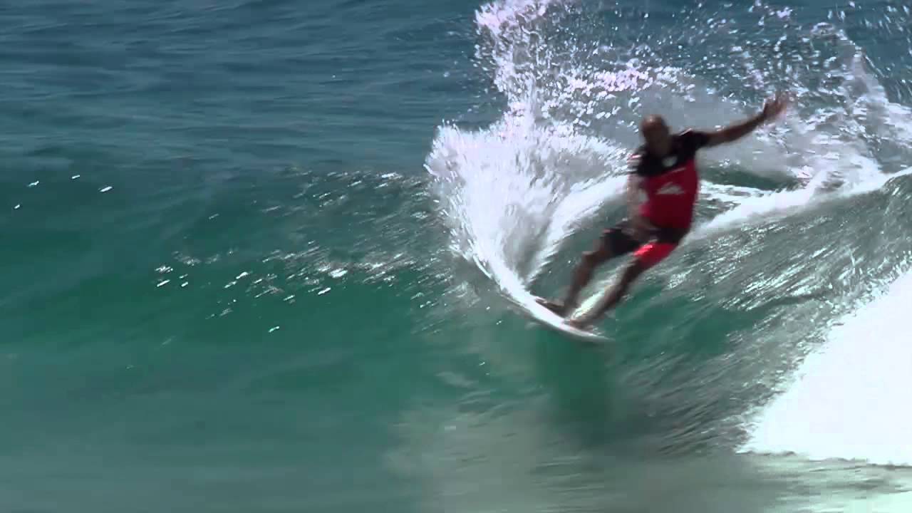 How To Surf Snapper Rocks With Kelly Slater - YouTube