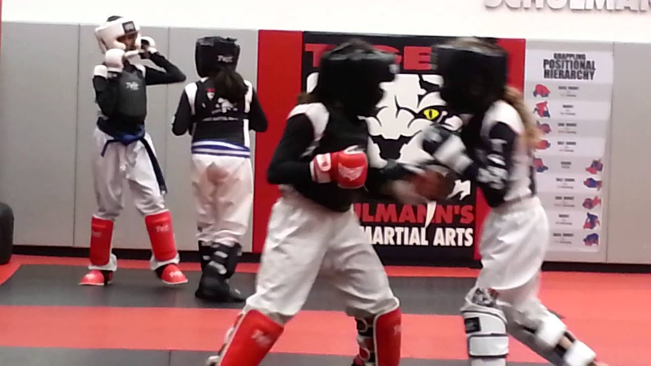 Jolyne's kick boxing practice part 2 - YouTube