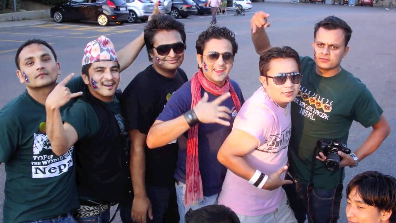 Yaaron Dosti badi hi haseen hai{KK Song} - YouTube