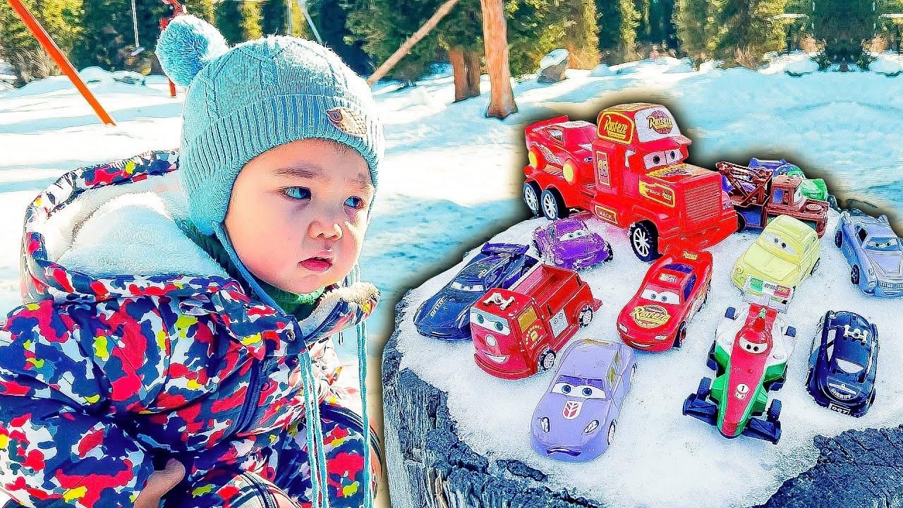 Looking For Lightning McQueen |Top Spinning | Pixar Cars - YouTube