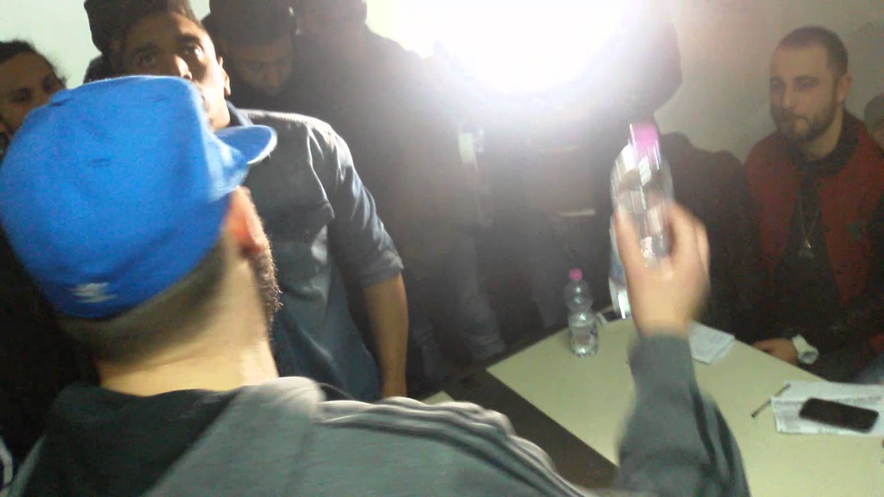 Mr James vs Masterman Mc "Finale" Preselezioni Mtv Spit Napoli - YouTube