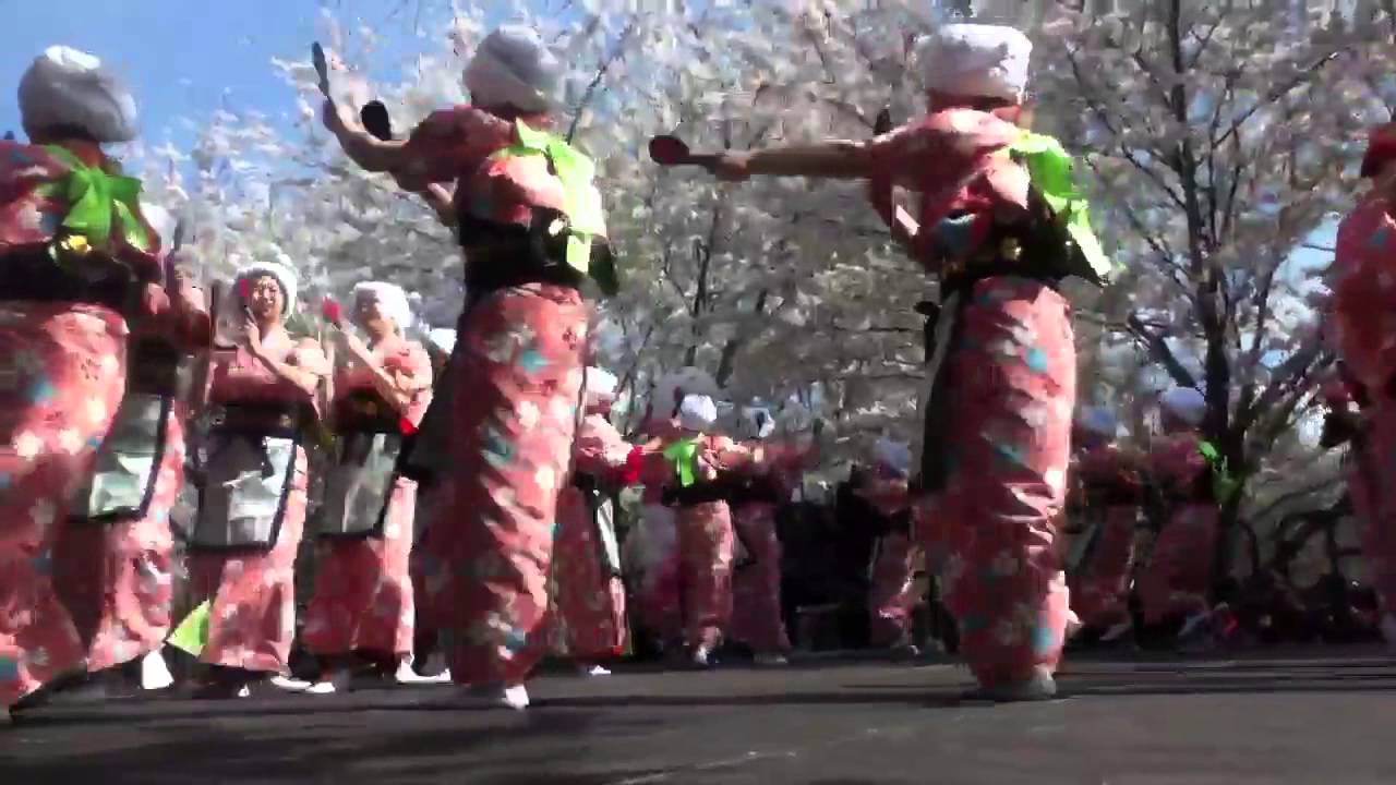 Japanese rice paddle dance - YouTube