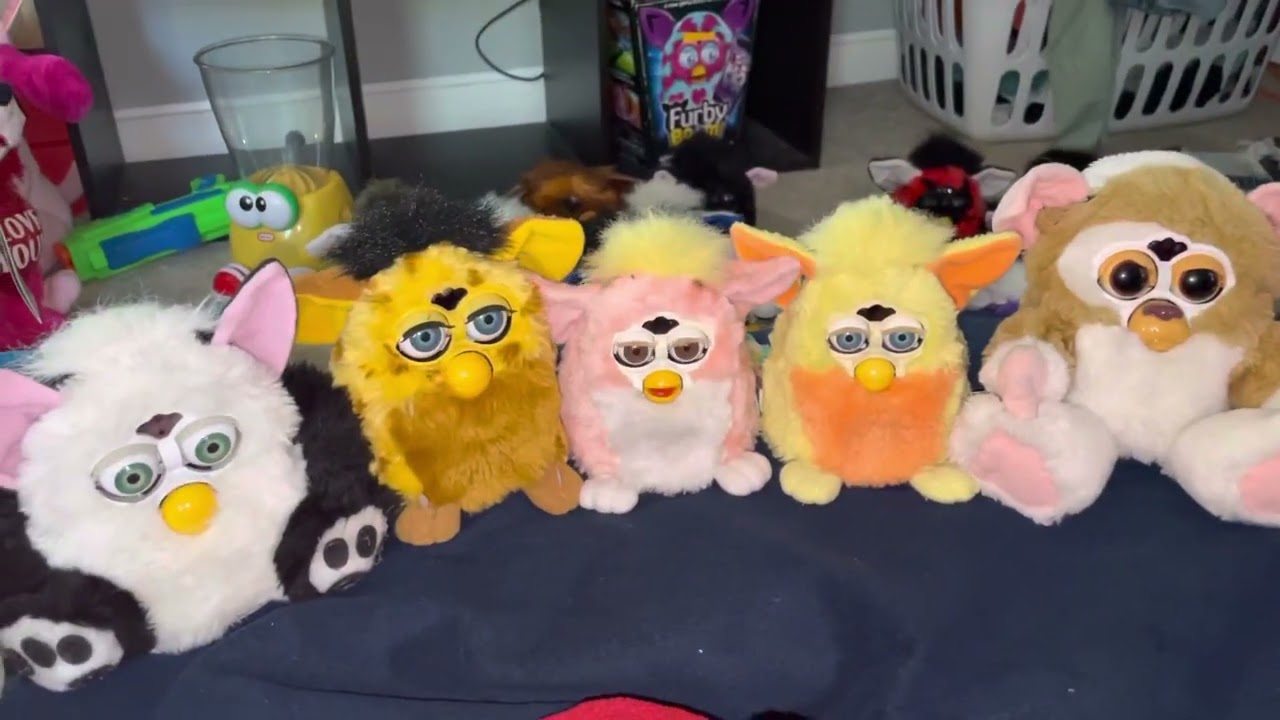Playing with my 12 Furbies - YouTube