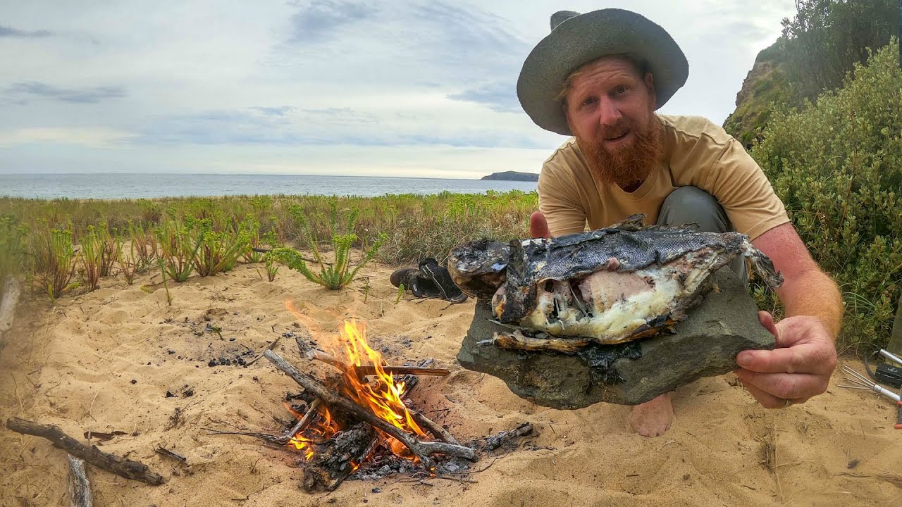 24 Hour Survival Challenge on the Australian Coastline - YouTube