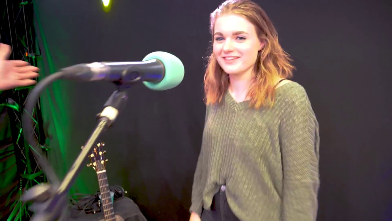 Emma Hardy Band Visual Radio Arts Video Diary 6th Oct 2018 - YouTube