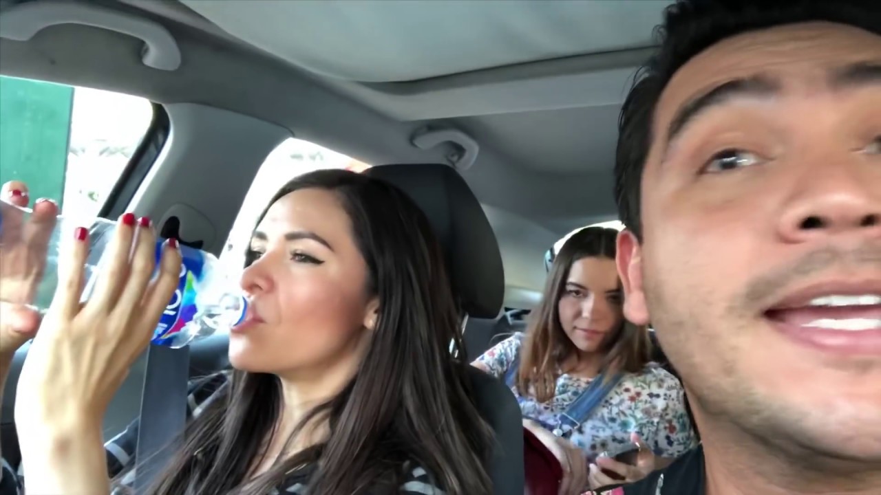 Buscando que comer con mi novia - YouTube
