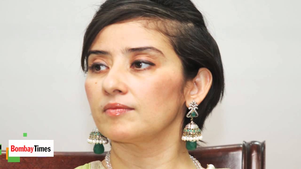 Manisha Conducts Spirituality Classes - BT - YouTube