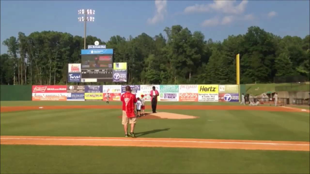 JS VIDEO: Baseball legend Lou Brock vists Jackson ballpark - YouTube
