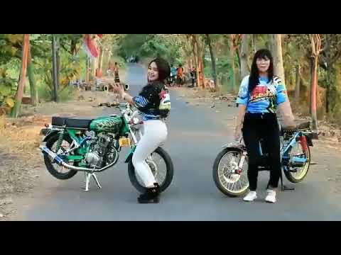 Asek goyang teros masok dek