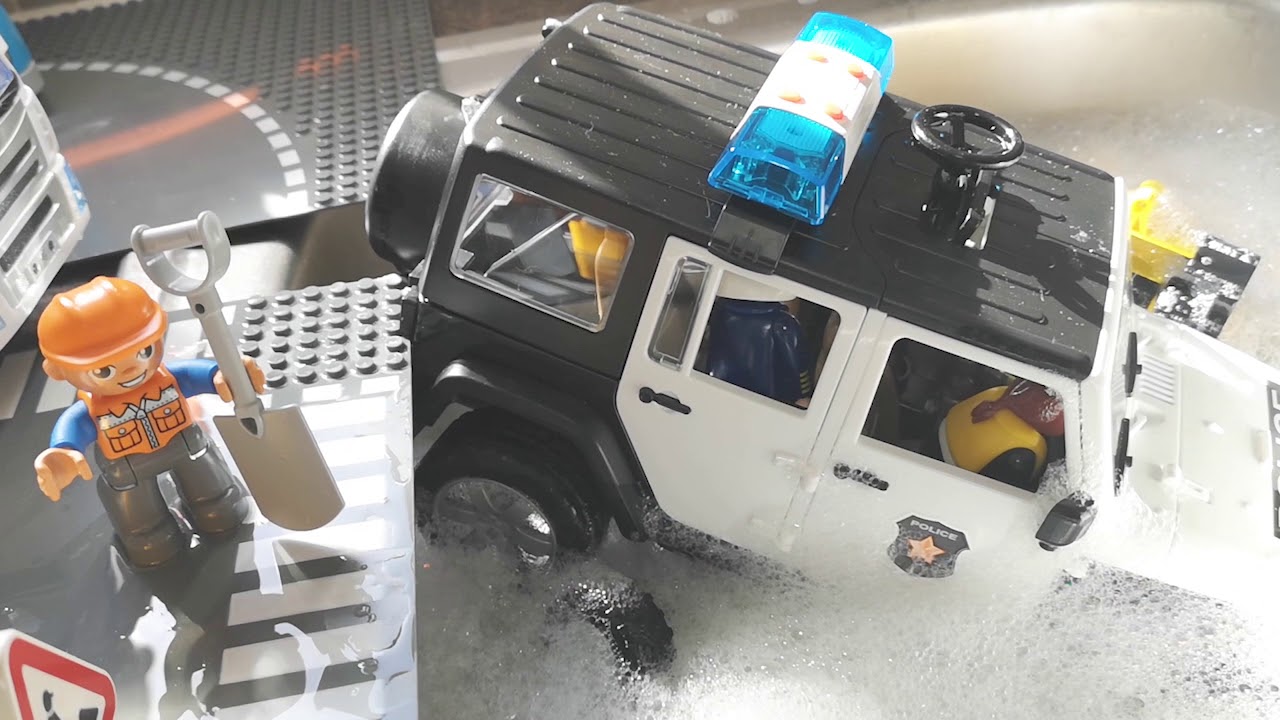 Rescue Police, officers,cars, Building Blocks, Lego, puddle of water ...