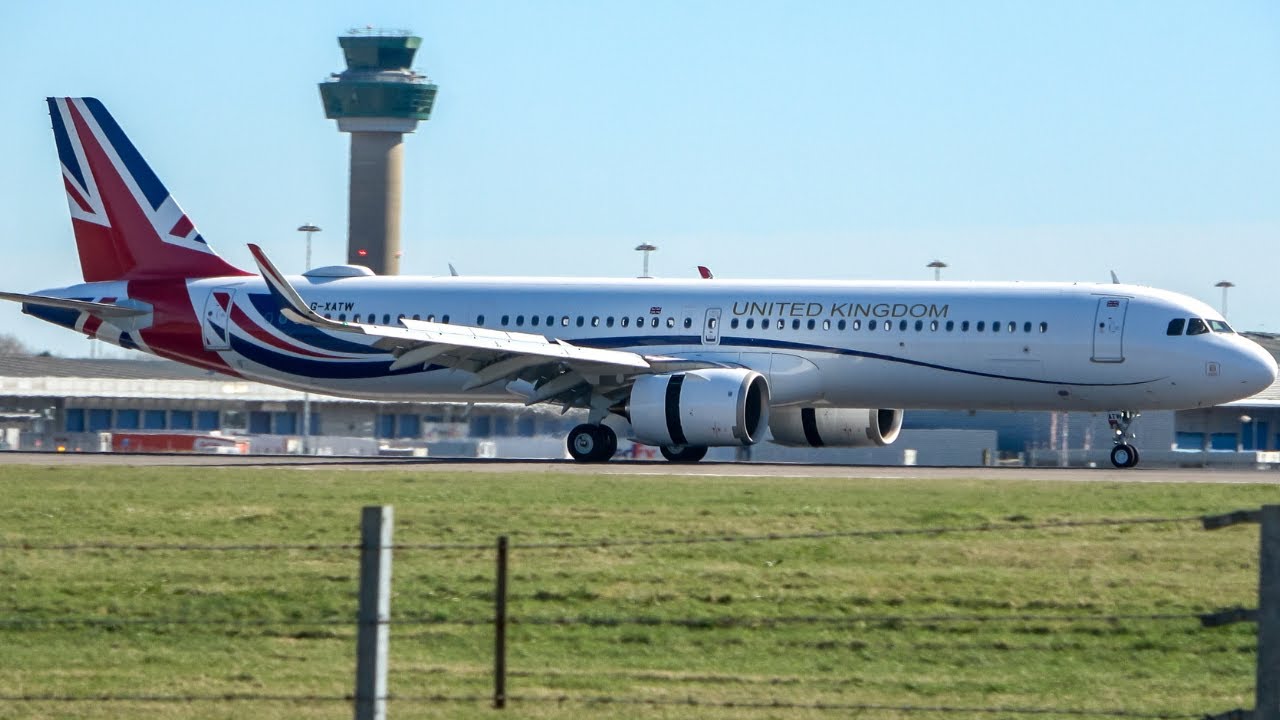 London Stansted Airport Plane spotting | Runway 22 Operations - YouTube
