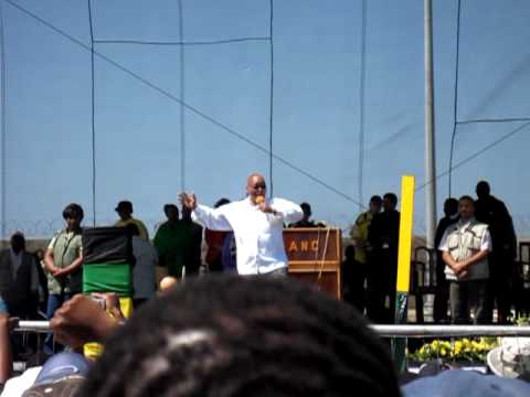 Zuma dancing and singing at Khayelitsha rally - YouTube