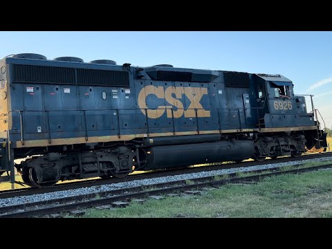 Pair of CSX Geeps take local thru Summit Point WV. Winchester VA-Brunswick MD - YouTube