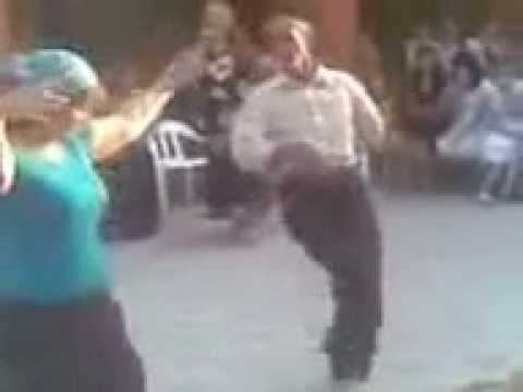 Gulmeli video dayi toyda ozunu buraxib