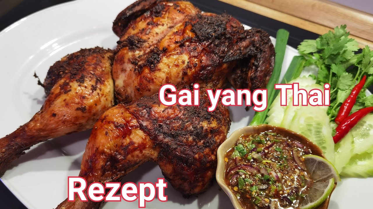 Mariniertes Isaan Huhn Gai Yang Thai oder Ping Gai Spatchcock chicken ...