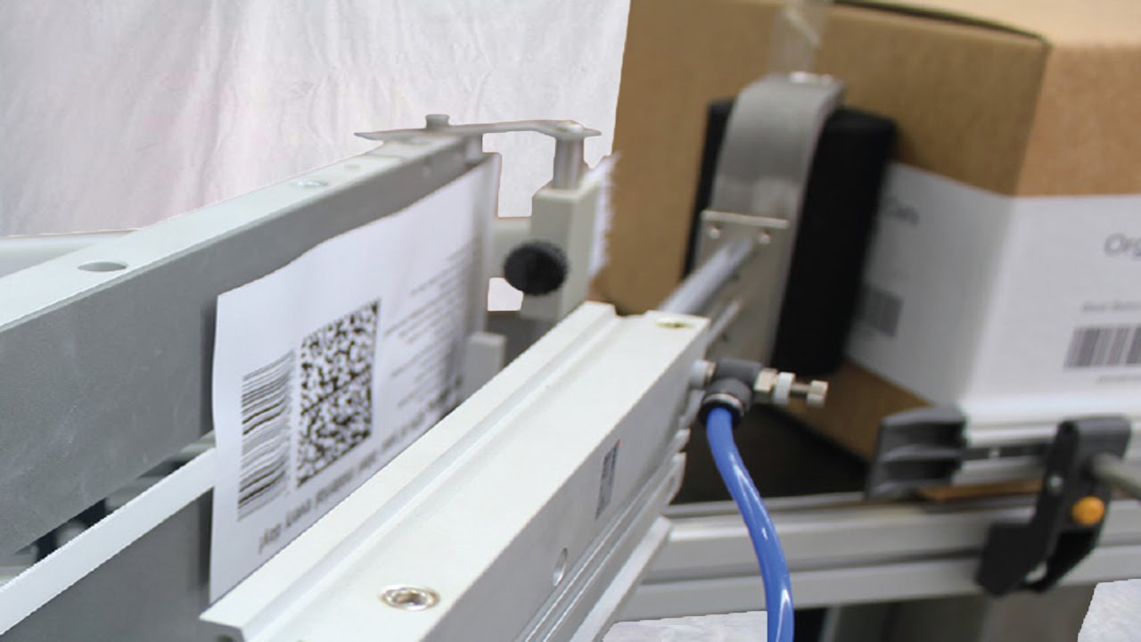 Corner labeling machine automatic paper carton boxes labeller equip ...