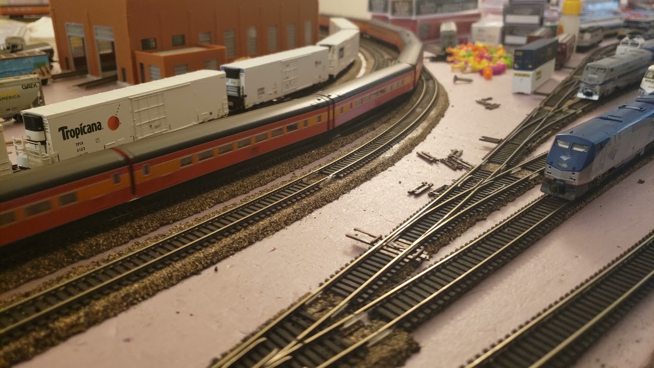 N Scale Kato Southern Pacific GS4 Double Header - YouTube