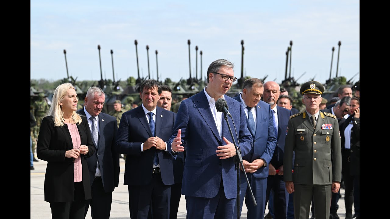 Predsednik Aleksandar Vučić // Prikaz sposobnosti Vojske Srbije ...
