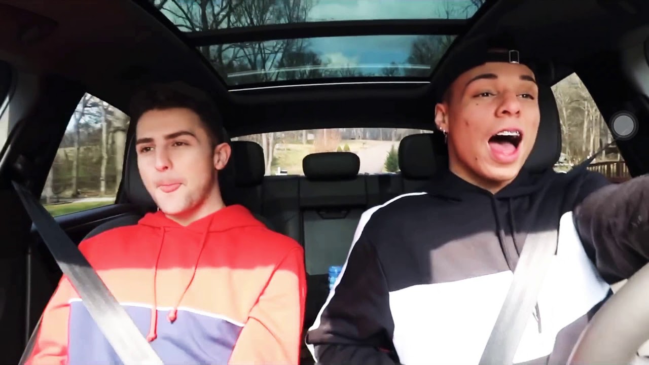 Larry and Issa 💞💞💞 - YouTube