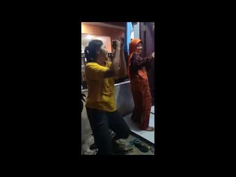 ngintip emak emak lagi latihan dansa