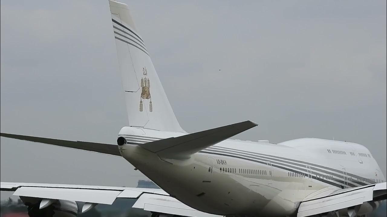 boeing 748 taking off from Subang Airport KL to Brunei - YouTube