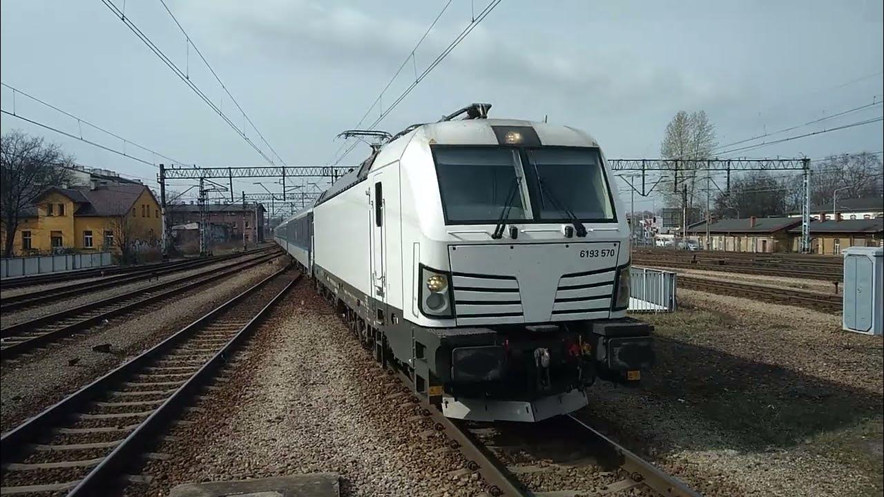 Pociąg PKP Intercity IC 113 Silesia wjeżdża na stację Katowice. - YouTube