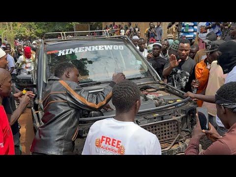 LAABA EFUJJO NGA ALIEN SKIN BAMUTWALA KU FANGON FOREST,NAMUNJI WO MUNTU ...