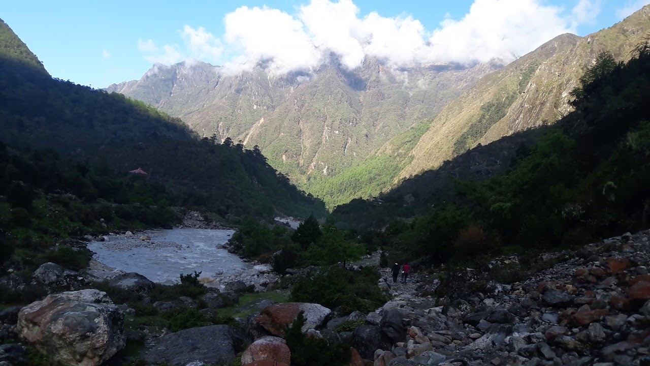 Most Dangerous Ways To School | HIMALAYA (Nepal): An amazing journey to ...