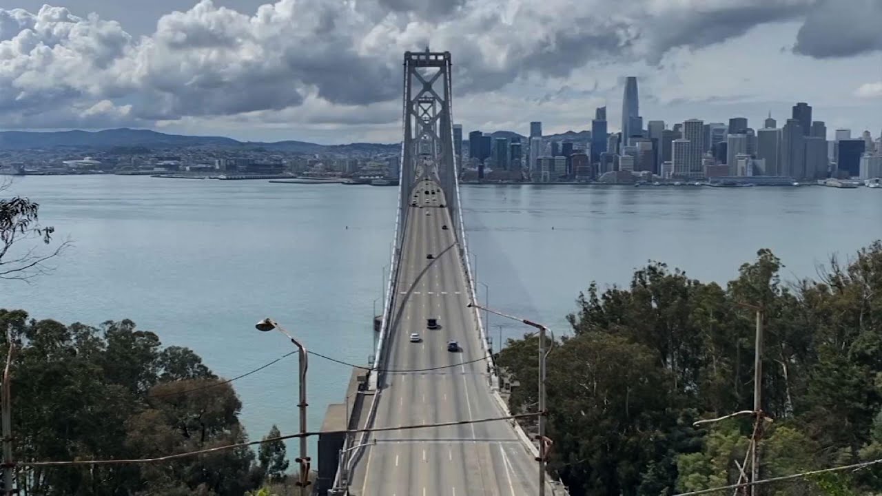 Virus shutdown leaves San Francisco streets empty - YouTube