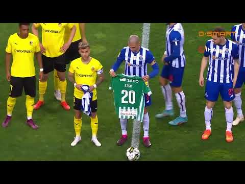 Depremde hayatını kaybeden Christian Atsu, Porto - Rio Ave maçı öncesi törenle anıldı