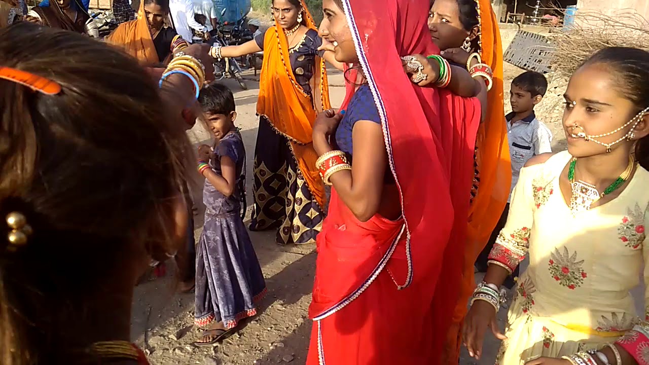 Desi luhari song - YouTube