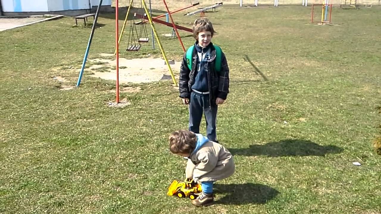 Zaba i bager - YouTube