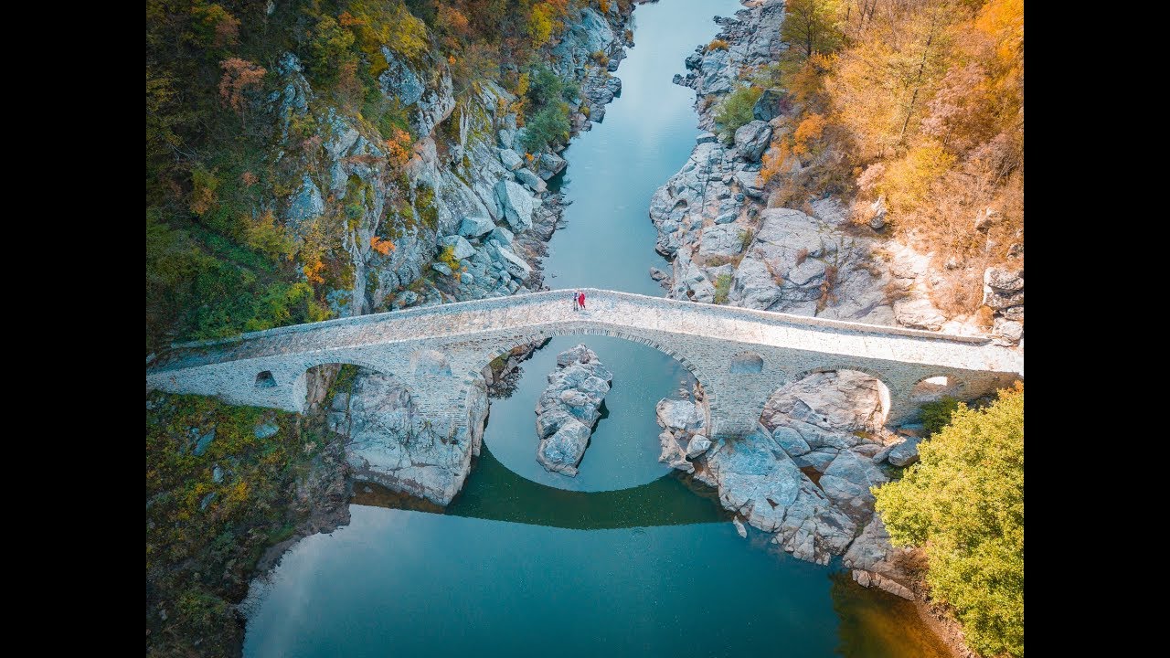 500 years old bridge - YouTube