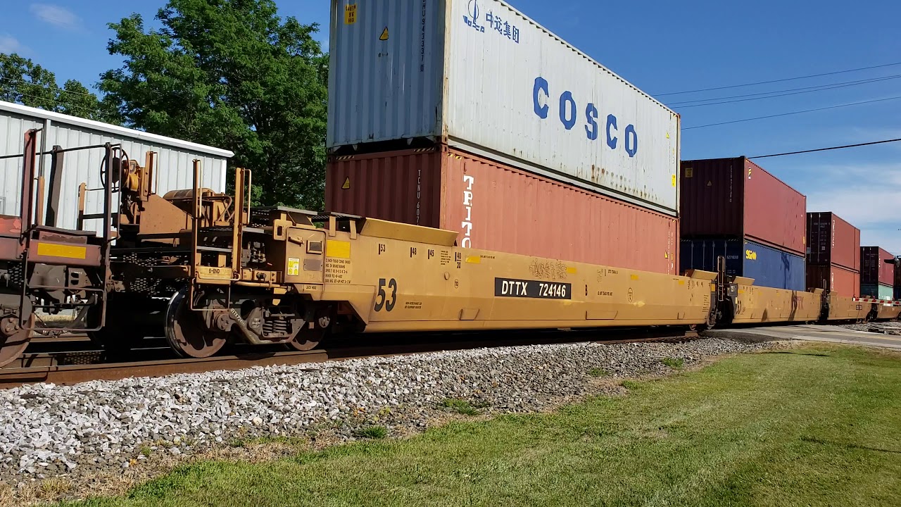 CN 2252 CN 8885 Inmortel Train NB Thought lake villa - YouTube