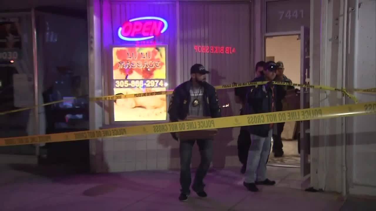 3 Arrested After Massage Parlor Busts In Miami Beach Youtube
