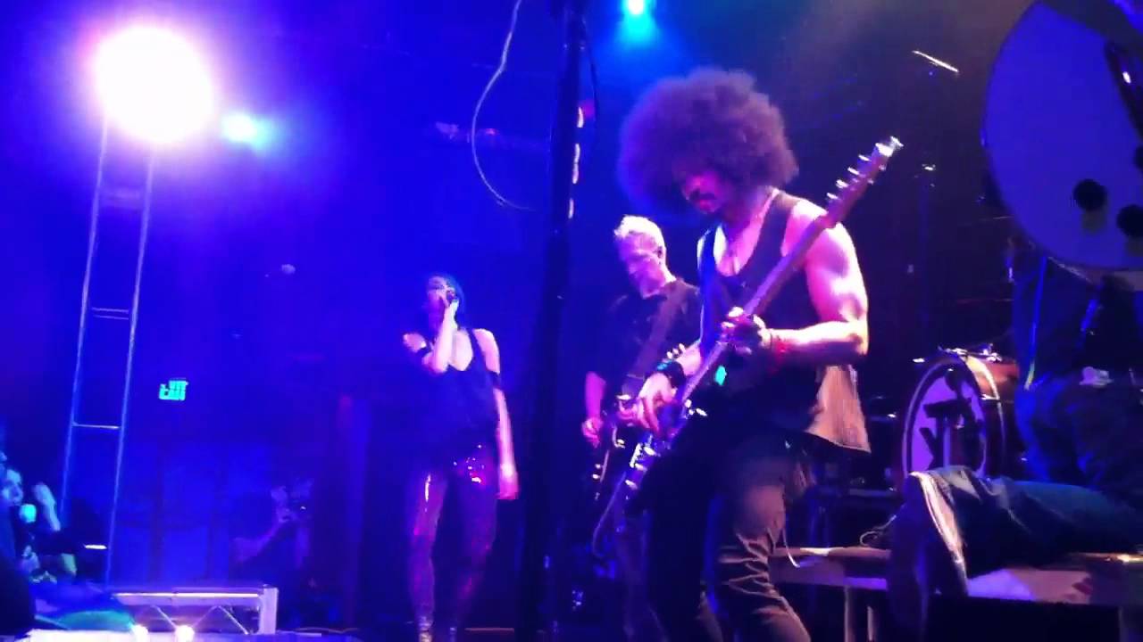Kidney Thieves - Velveteen Live! @ The Troubadour June 30, 2011 - YouTube