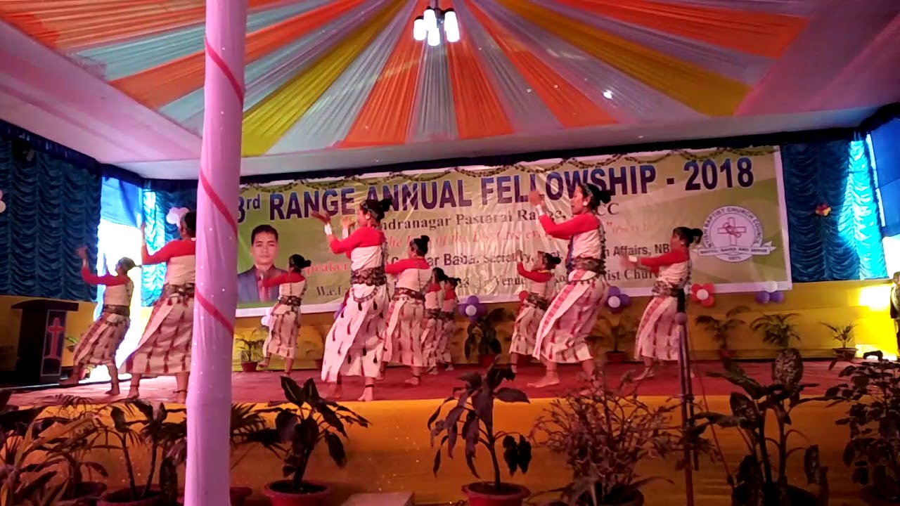 A beautiful gospel dance - YouTube