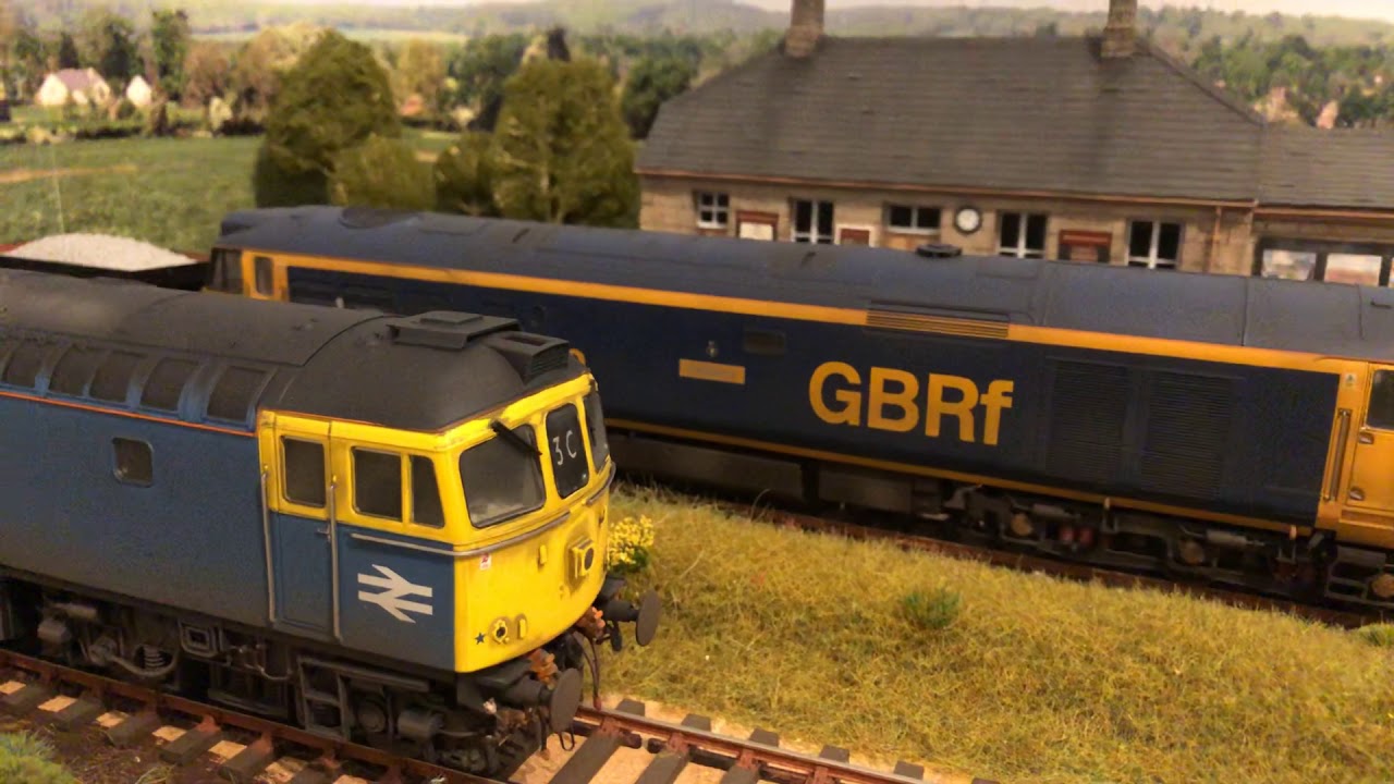 Heljan O Gauge Class 33012 - YouTube