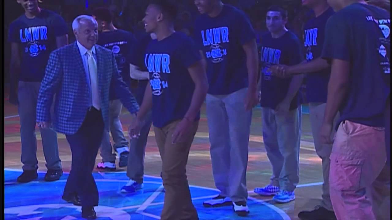 UNC Men's Basketball: Coaches dance at LNWR - YouTube