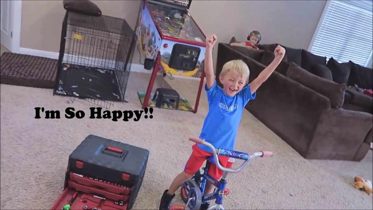 Kane can Ride Bike without Training Wheels﻿!! - YouTube