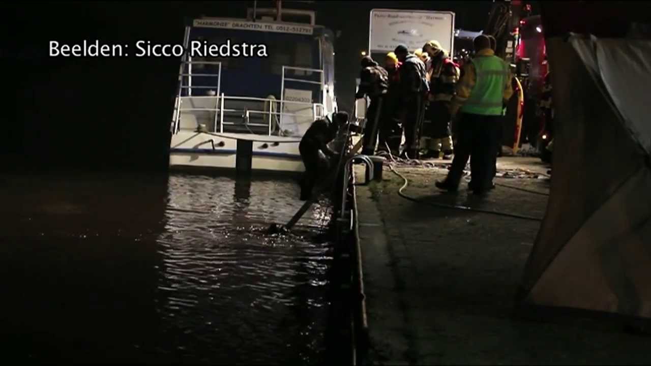 GPTV: Man steelt bus, rijdt water in en verdrinkt - YouTube