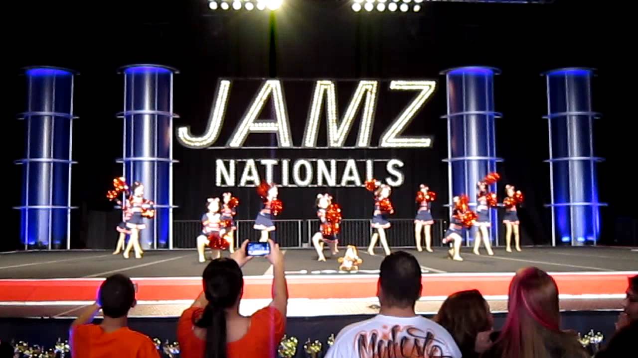 modesto broncos pee wees 2013 1st place in vegas - YouTube