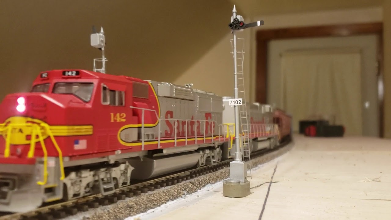 HO Scale Semaphores on my Free-Mo module (Bernal, New Mexico) - YouTube