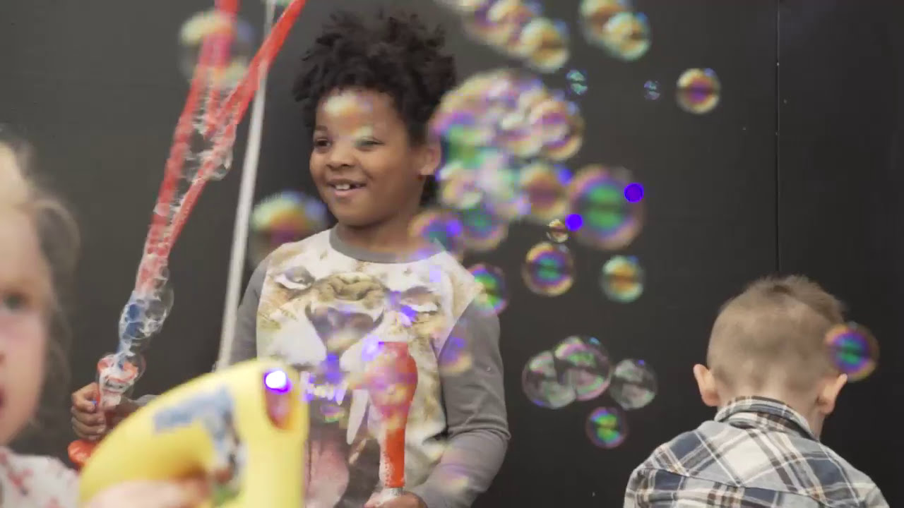 Science Bubble show at Butlins, UK - Samsam Bubbleman - YouTube
