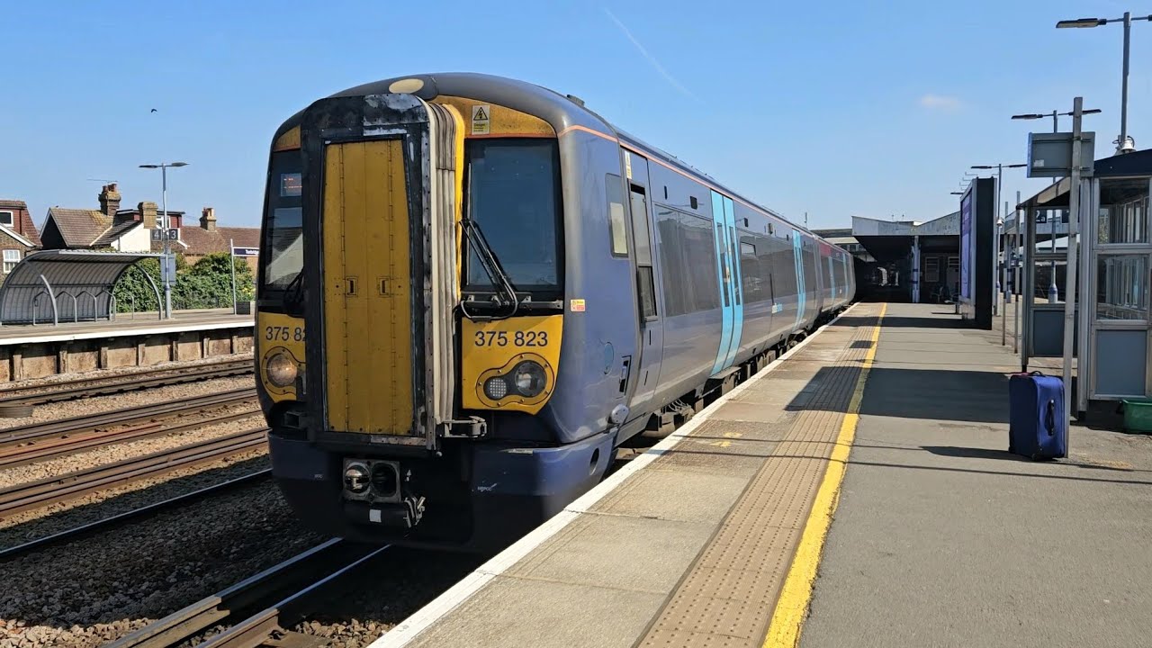 Southeastern Class 375's Departing Tonbridge - YouTube