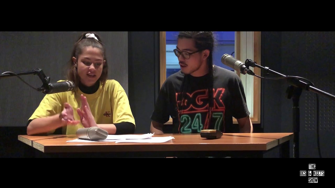 DES & KEETS SHOW: NEUMAN U87 VS AKG C414 XL2 (COMPARISON) - YouTube