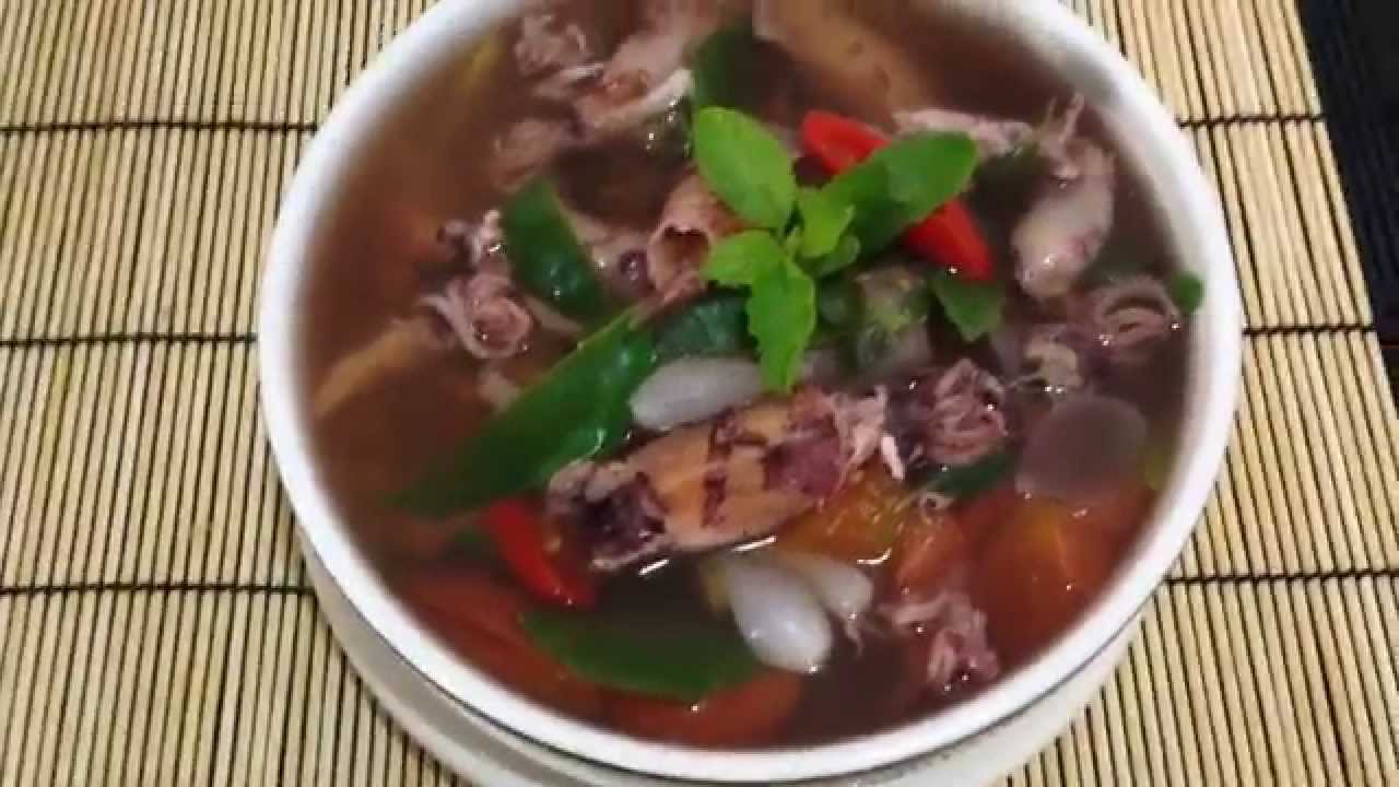 Spicy and sour beka squid soup Recipes. (Tom yam) ปลาหมึกกระตอยต้มยำ ...