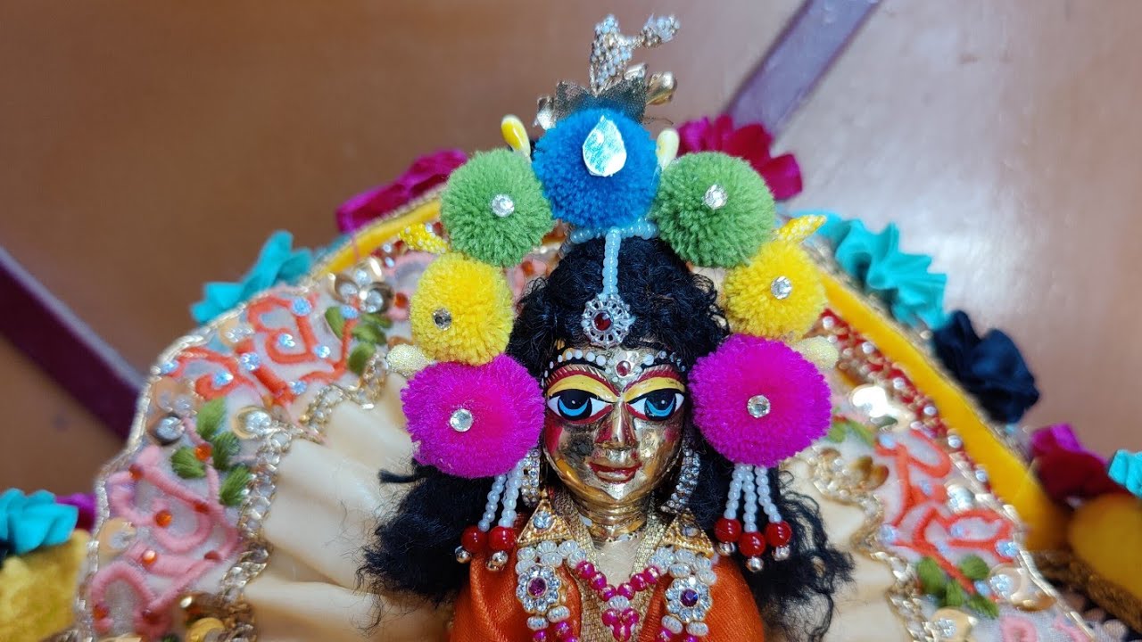 Chandrika for Radha Rani/Radha Rani Shringar/ Chandrika making from Pom ...